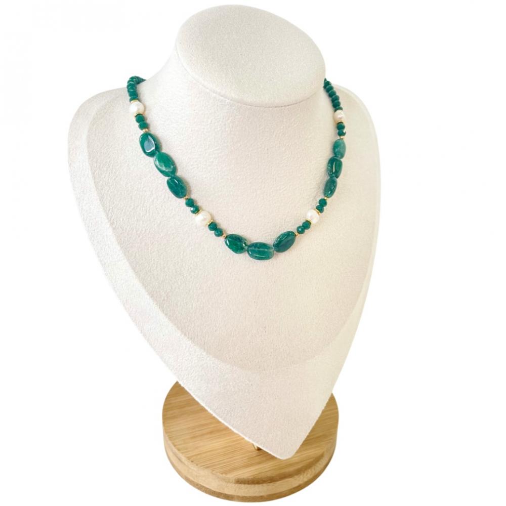 Colar pedras verdes com quatro pérolas - BBeauty Brazil